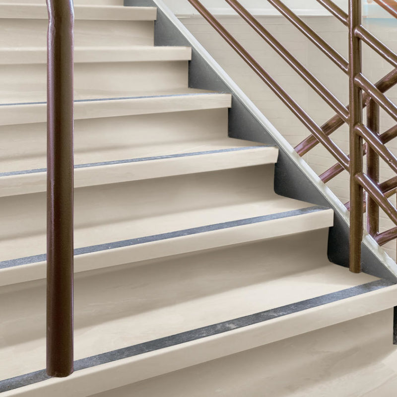 Angle Fit Rubber Stair Tread With Integrated Riser - Diamond W